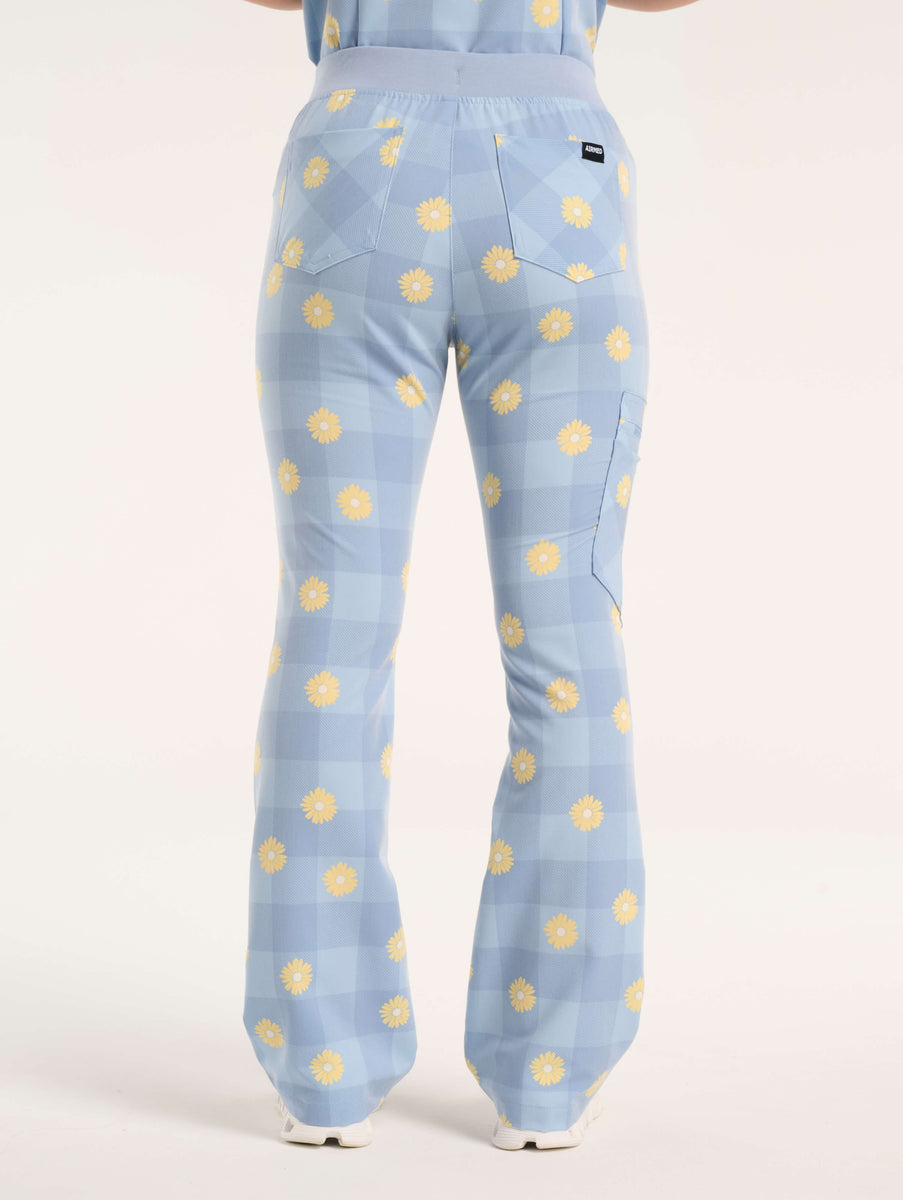 Essential Flare Scrub Pants - Gingham Floral – Airmed Scrubs